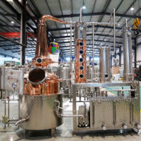 Components of a distillation tower and the distillation process ...