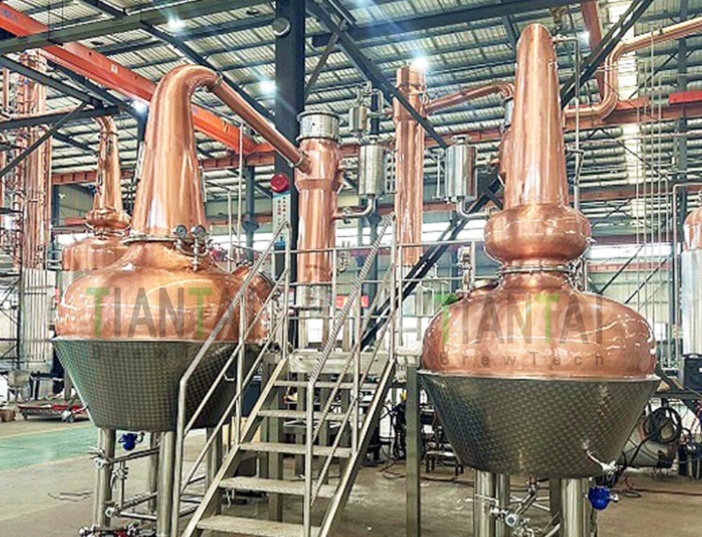 Components of a distillation tower and the distillation process ...